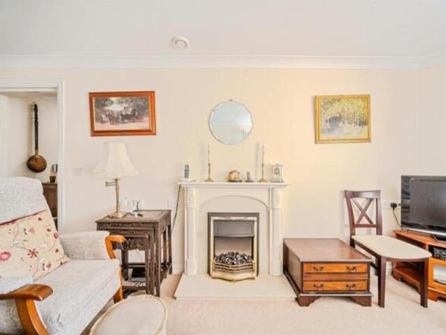 1 bedroom flat for sale in Aylesbury Street, Bletchley, Milton Keynes, MK2