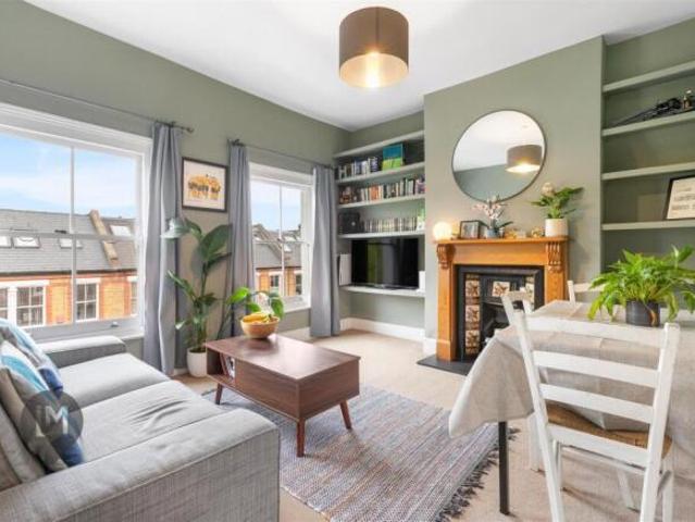 1 bedroom flat for sale in Balvernie Grove, London, SW18