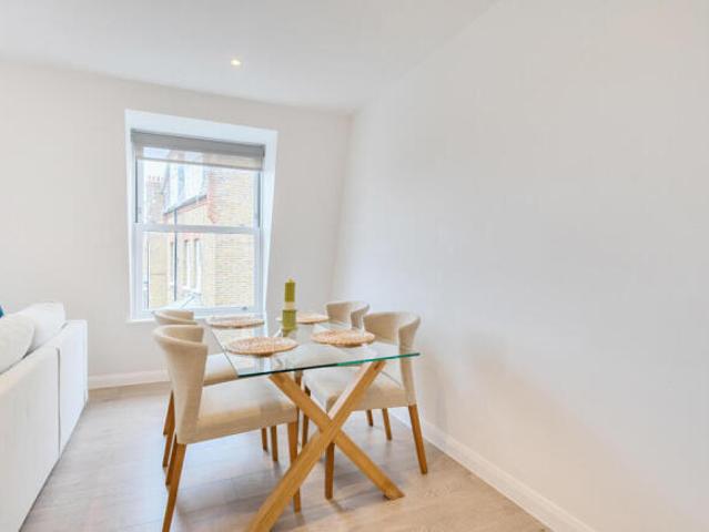 1 bedroom flat for sale in Barclay Road, Fulham, London, SW6