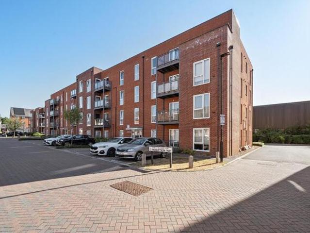 1 bedroom flat for sale in Basingstoke, Hampshire, RG21