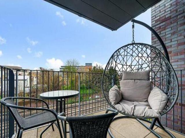 1 Bedroom Flat For Sale In Battersea, London