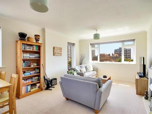 1 bedroom flat for sale in Bath Road, West Worthing, BN11