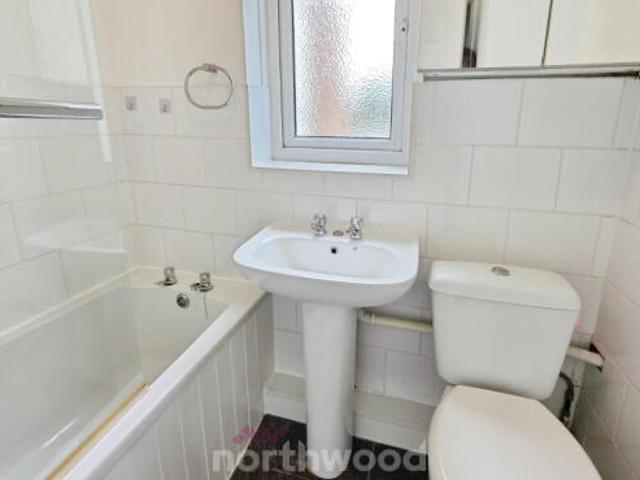1 bedroom flat for sale in Bawtry Road, Bessacarr, Doncaster, DN4
