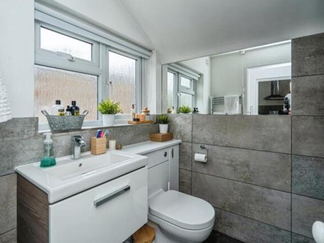 1 bedroom flat for sale in Bayliss Court, Guildford, Surrey, GU1