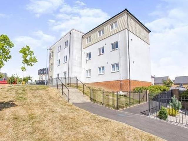 1 bedroom flat for sale in Benbow House Great Mead Yeovil BA21