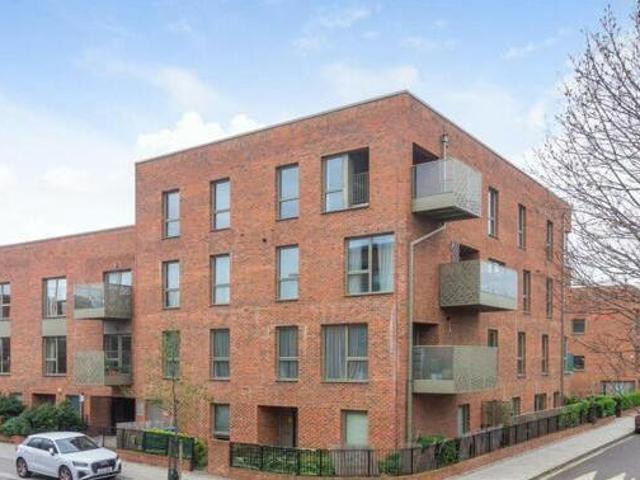 1 Bedroom Flat For Sale In Benhill Road