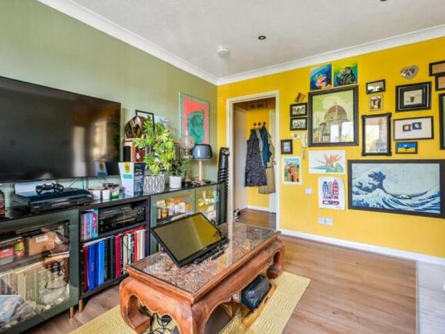 1 bedroom flat for sale in Belvedere Close, Guildford, GU2
