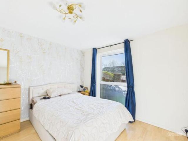 1 bedroom flat for sale in Bellfield, Forestdale, Croydon, CR0