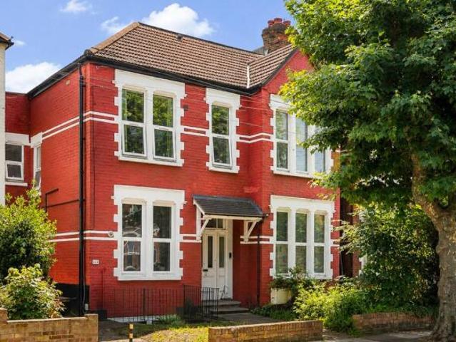 1 bedroom flat for sale in Belmont Road, South Tottenham, N15