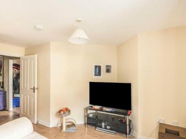1 Bedroom Flat For Sale In Berkshire