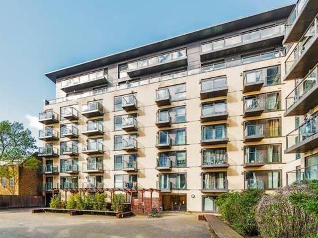 1 Bedroom Flat For Sale In Berkshire