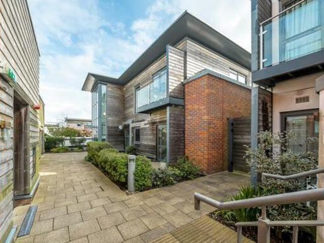 1 Bedroom Flat For Sale In Berkshire