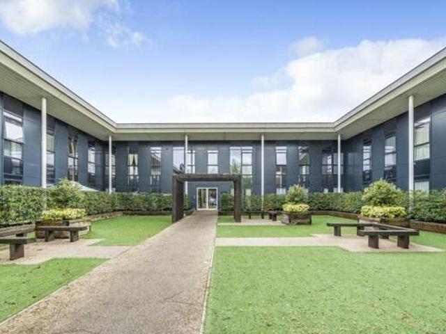 1 Bedroom Flat For Sale In Berkshire