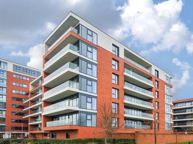 1 Bedroom Flat For Sale In Berkshire