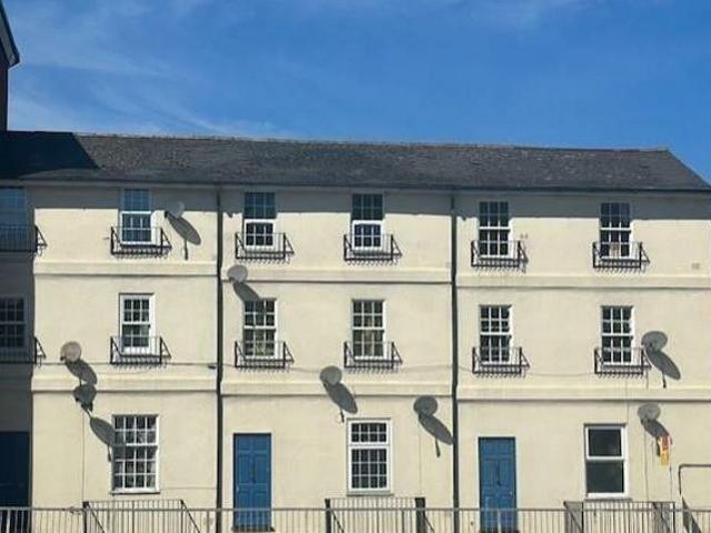 1 Bedroom Flat For Sale In Berkshire