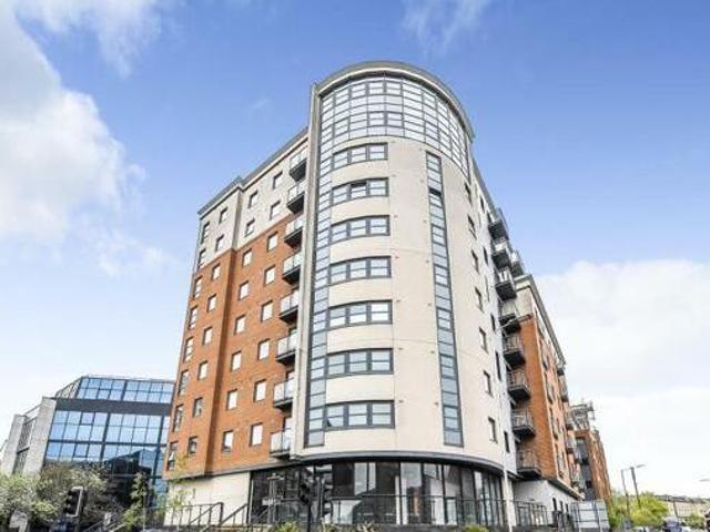 1 Bedroom Flat For Sale In Berkshire