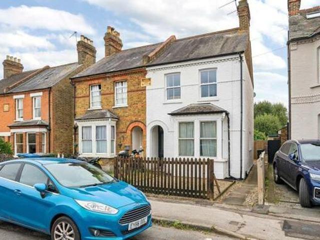 1 Bedroom Flat For Sale In Berkshire