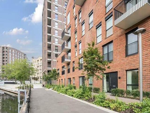 1 Bedroom Flat For Sale In Berkshire