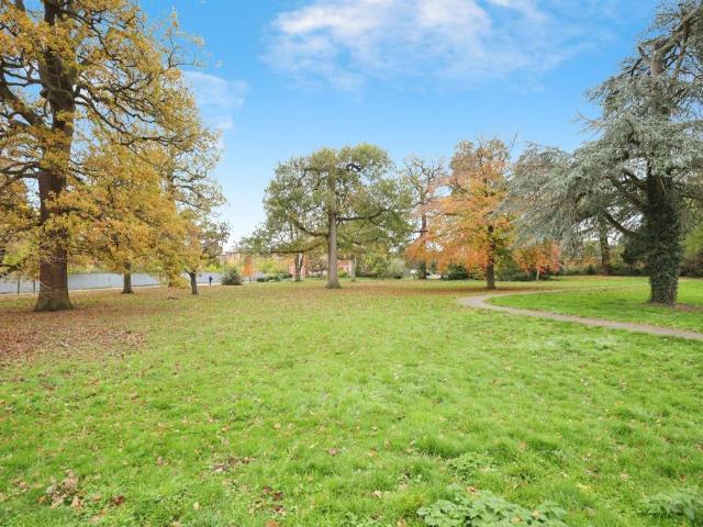 1 bedroom flat for sale in Berrywood Close, Northampton, NN5