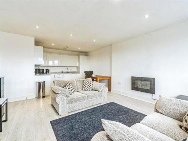 1 bedroom flat for sale in Bessemer Road, Basingstoke, Hampshire, RG21