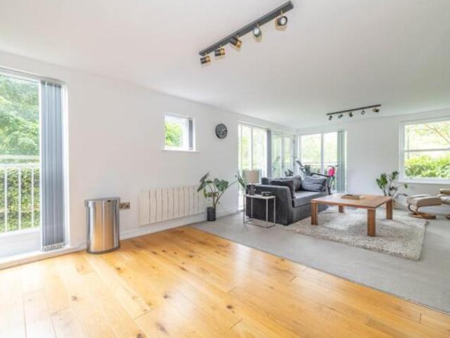 1 bedroom flat for sale in Bingley Court, Canterbury, Kent, CT1