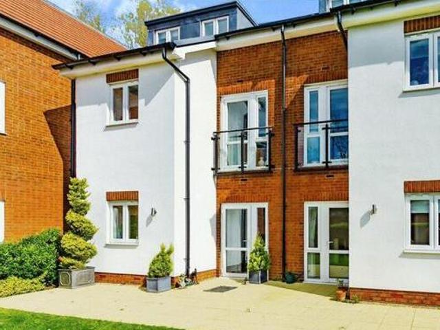 1 Bedroom Flat For Sale In Biggin Hill, Westerham