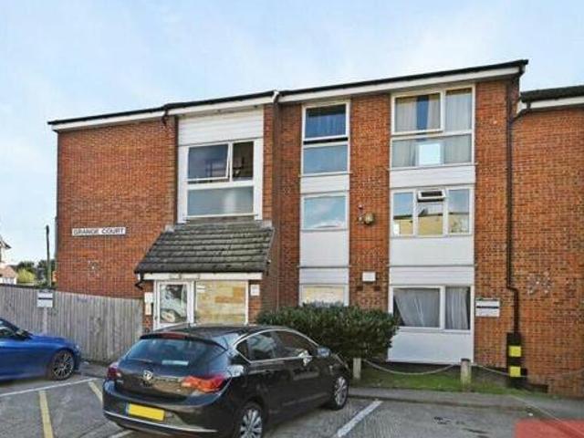 1 Bedroom Flat For Sale In Birse Crescent, London