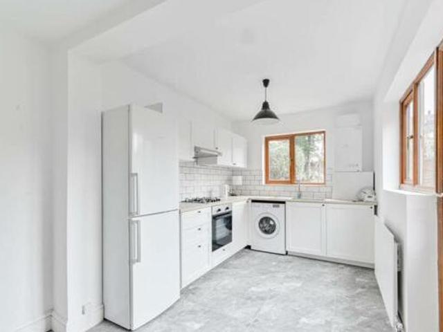 1 Bedroom Flat For Sale In Bounds Green, London