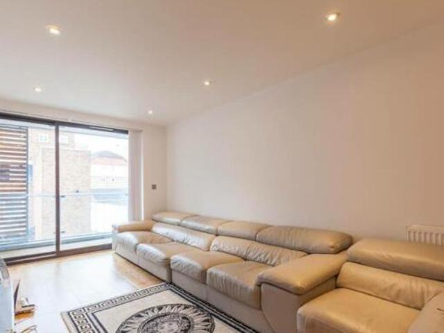 1 Bedroom Flat For Sale In Bow, London