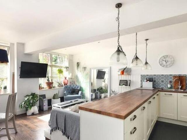 1 Bedroom Flat For Sale In Bow, London