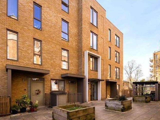 1 Bedroom Flat For Sale In Bow, London