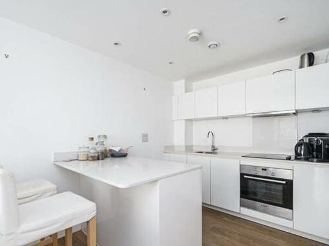 1 Bedroom Flat For Sale In Bow, London