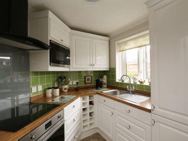 1 bedroom flat for sale in Blenheim Court, Christchurch, BH23.