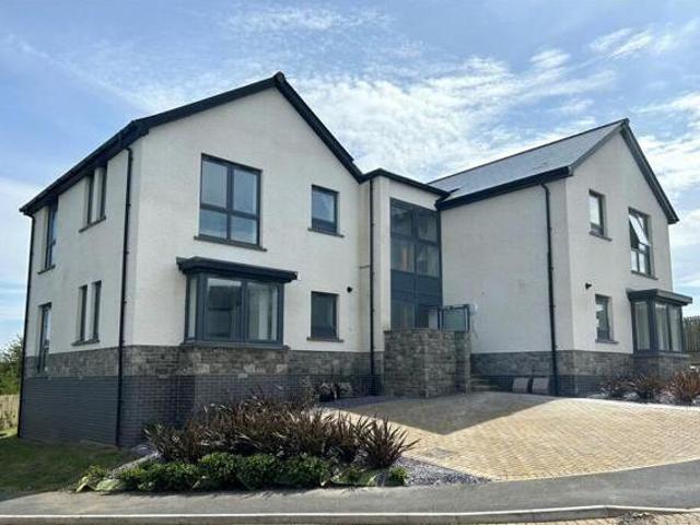 1 Bedroom Flat For Sale In Broad Haven, Haverfordwest