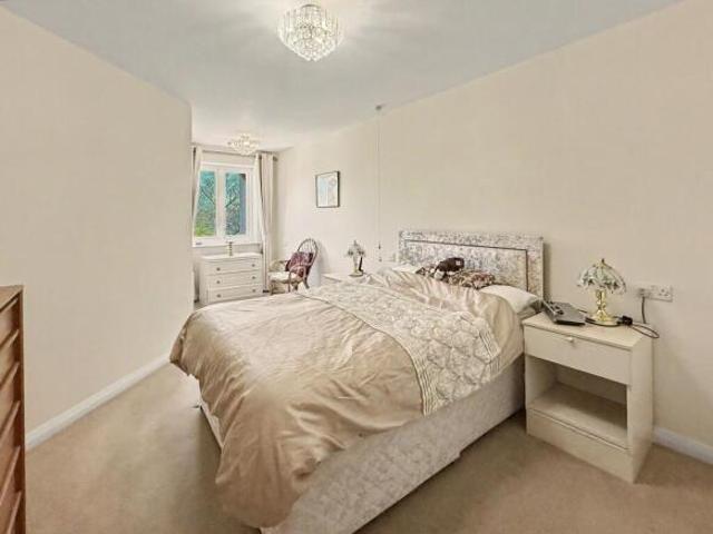 1 bedroom flat for sale in Broadfield Court, Park View Road, Prestwich, M25
