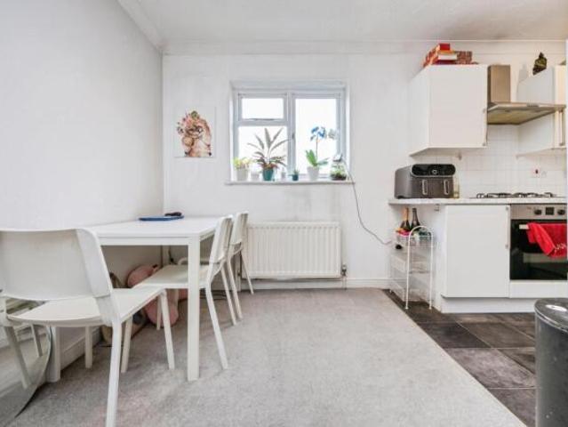 1 bedroom flat for sale in Bromham Road, Bedford, Bedfordshire, MK40