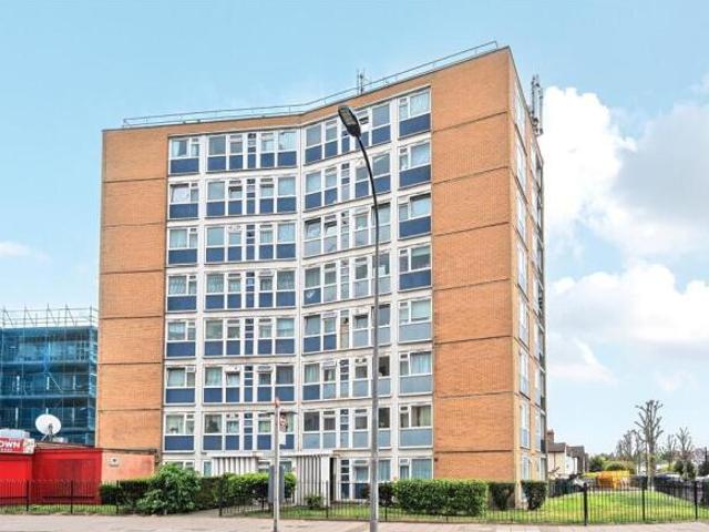 1 bedroom flat for sale in Bromley Road, London, SE6