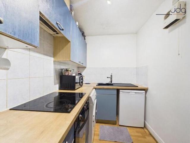 1 bedroom flat for sale in Bridge Road, Lancaster | A Peaceful Lancaster Apartment With Parking, LA1