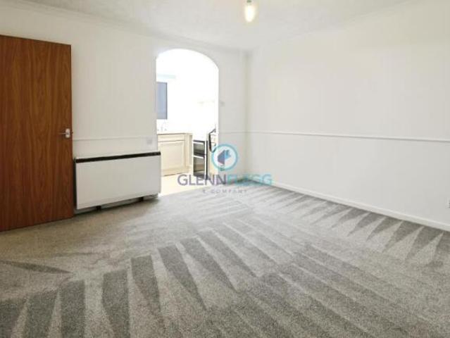 1 bedroom flat for sale in Bruce Close, Cippenham, SL1