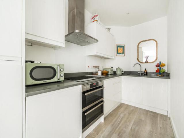 1 bedroom flat for sale in Bury Fields, Guildford, GU2