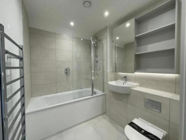 1 bedroom flat for sale in Burrell House, St Albans Road, WD24