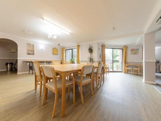 1 bedroom flat for sale in Bushfield, Peterborough, PE2