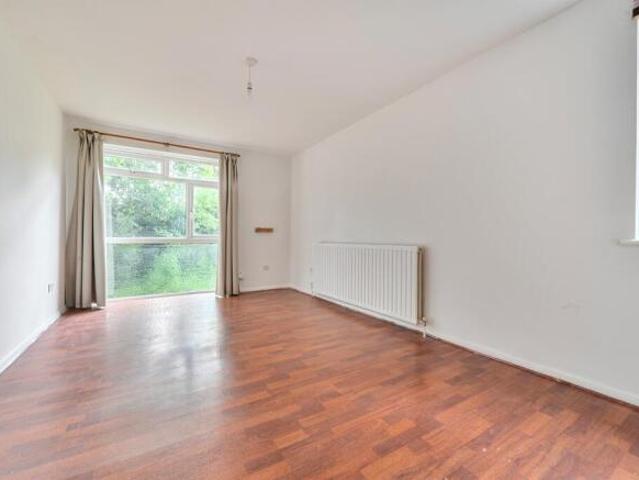 1 bedroom flat for sale in Bycullah Road, Enfield, EN2