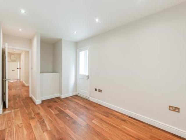 1 bedroom flat for sale in Cambridge Street, London, SW1V