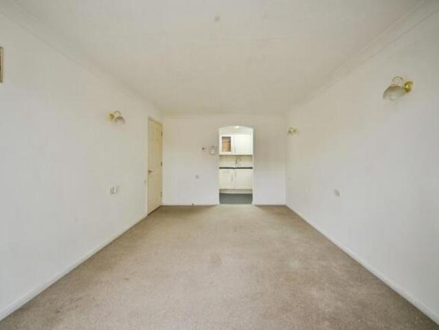 1 bedroom flat for sale in Cambridge Road, LONDON, E11