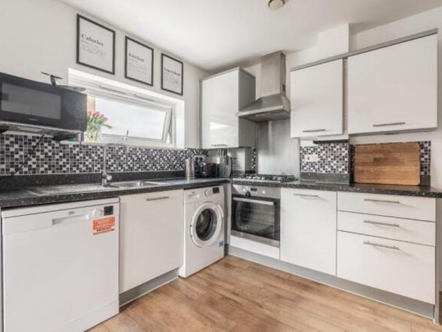 1 bedroom flat for sale in Cameron Drive, Dartford, Kent, DA1