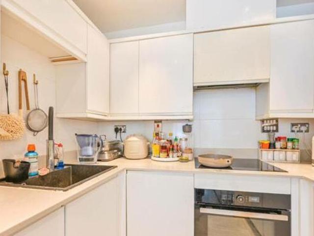 1 Bedroom Flat For Sale In Canary Wharf, London