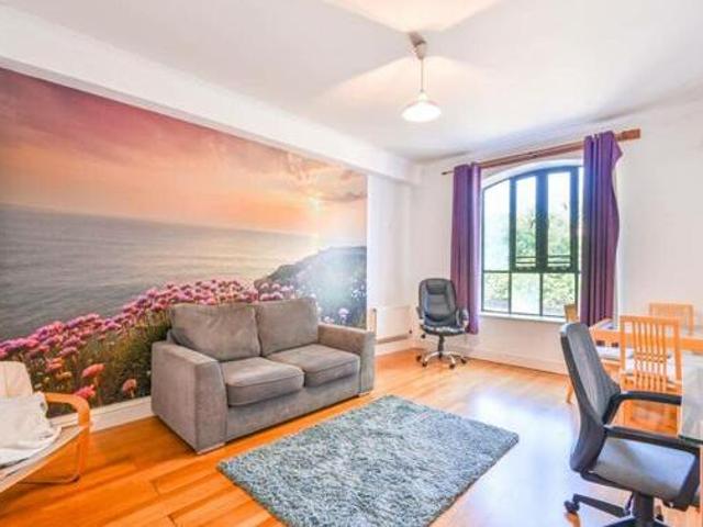 1 Bedroom Flat For Sale In Canary Wharf, London