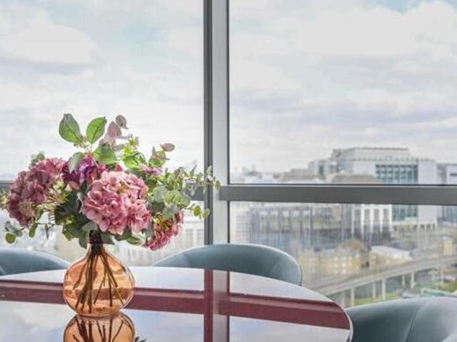 1 Bedroom Flat For Sale In Canary Wharf, London