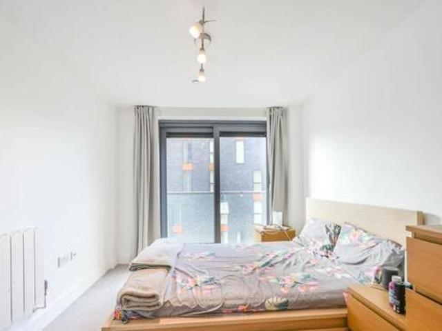 1 Bedroom Flat For Sale In Canary Wharf, London